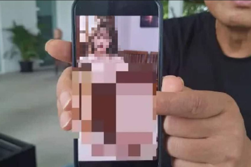 Mengadu hidup sunyi, pesara umur 70 tahun rugi RM6,522 ditipu penjual patung seks - Dunia | mStar