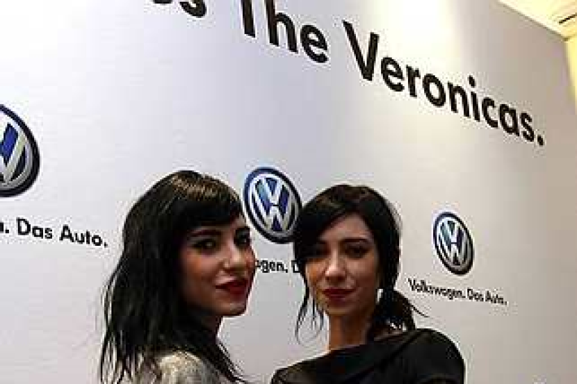 Kembar Lisa & Jessica (The Veronicas) Berbeza Citarasa - Hiburan | mStar