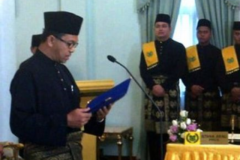 Azlan Man Menteri Besar Perlis Yang Baru - Semasa | mStar