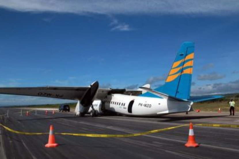 Merpati Airlines Tergelincir Di Landasan, 46 Penumpang Selamat - Dunia ...