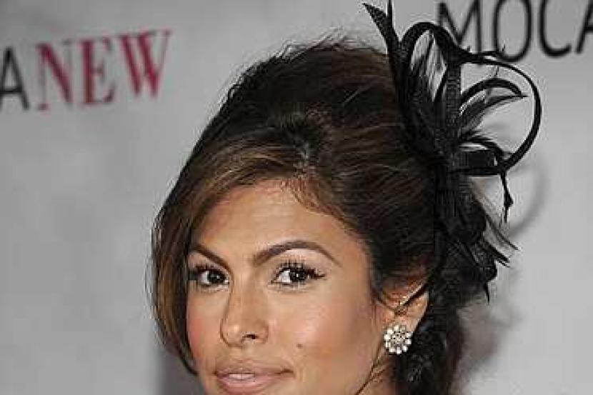 Eva Suka Cara Gila Nicholas Cage Bekerja - Hiburan | mStar