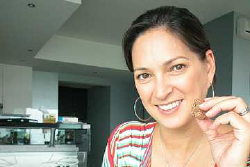 Samantha Schubert pilihan Erma untuk ibu Natrah - Hiburan | mStar