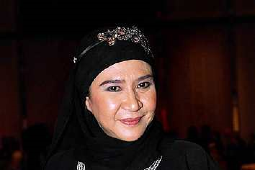 Rasa Diperbodohkan, Azizah Mahzan Berhenti Berlakon - Hiburan | mStar