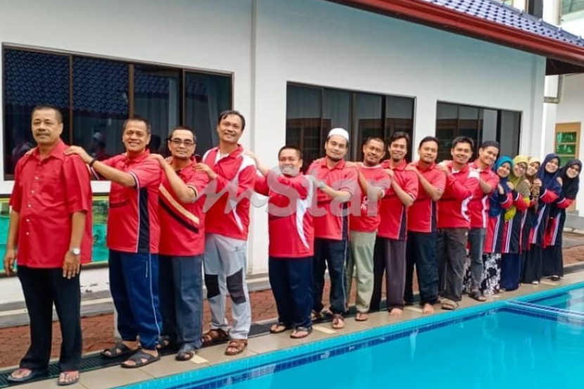 “Pernah kutip tahi ayam dapat upah 50 sen seguni” - 16 anak pak imam ...