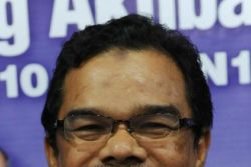 Dr Mazlan Bukan Lawan Mudah Bagi Anwar - Sidek Baba - Semasa | mStar